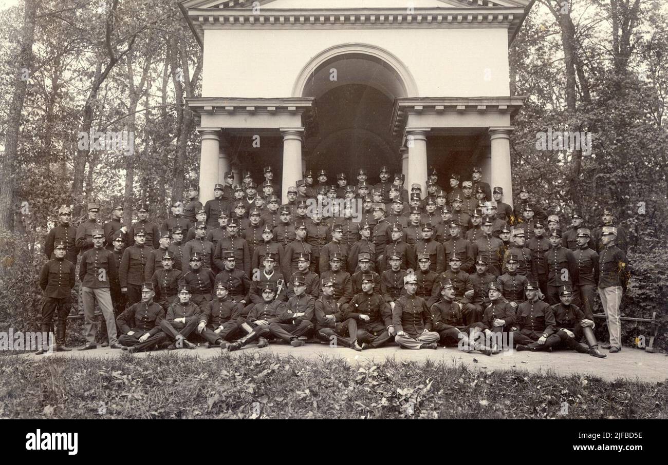 Group portrait of graduated cadets from the war school in 1901.For name ...