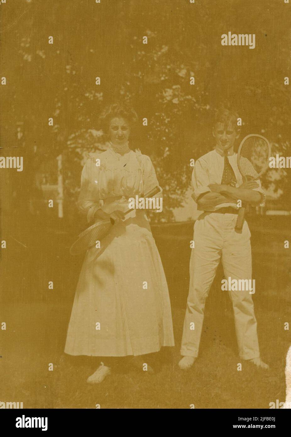 Elsa and Gerard De Geer in tennis clothes Stock Photo - Alamy