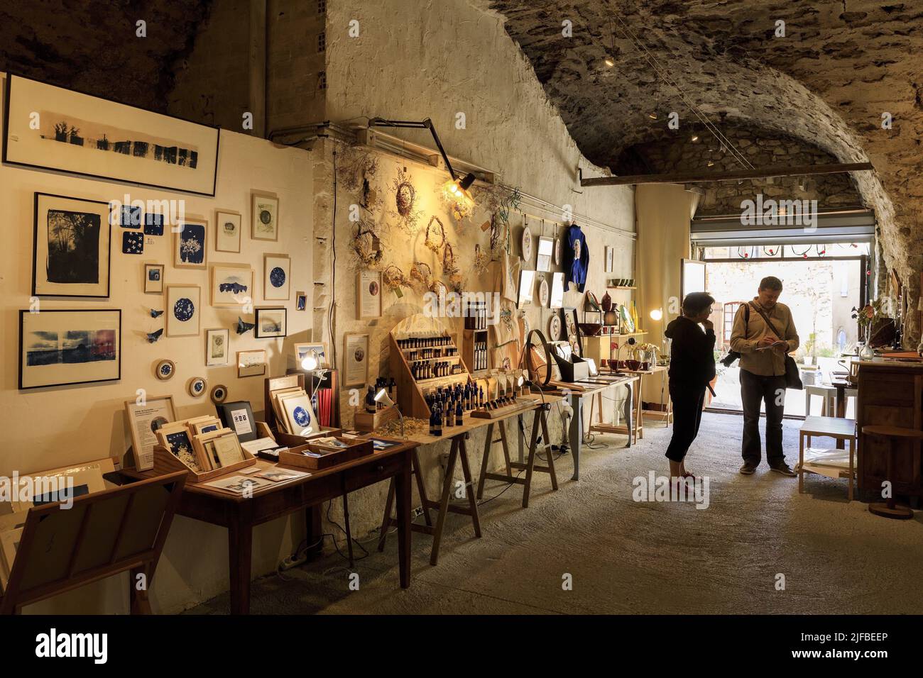France, Vaucluse, regional natural park of Luberon, Cucuron, rue de l ...