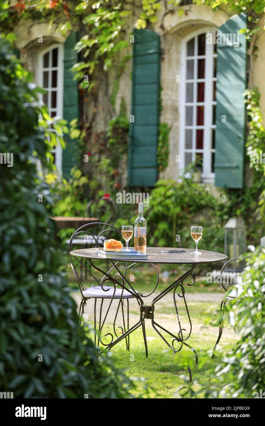 France, Vaucluse, Avignon, ile de La Barthelasse, Domaine de Rhodes ...