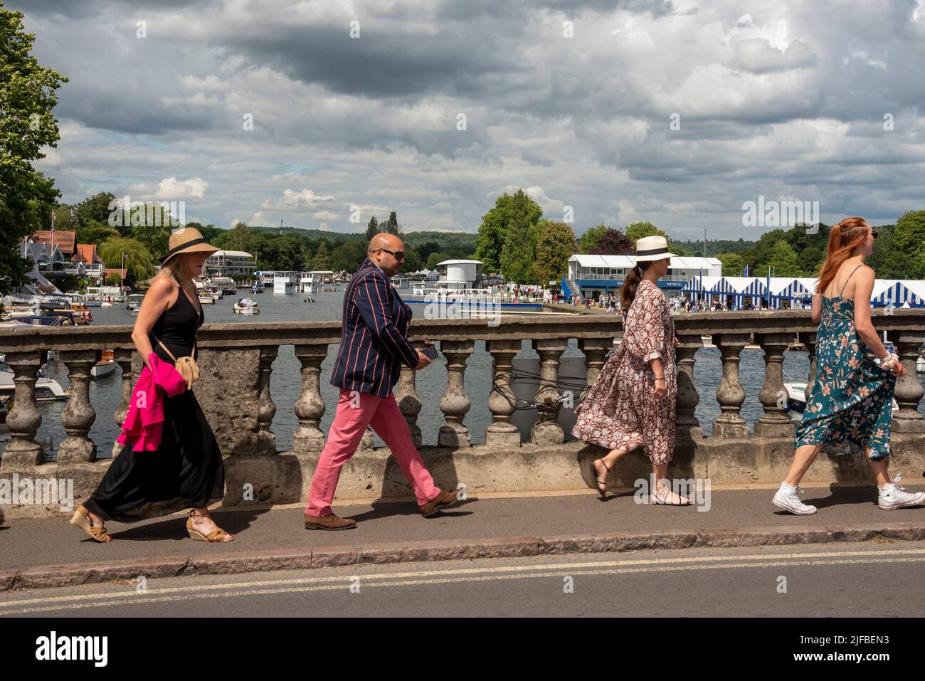 Oxfordshire henley on thames rowing leander club henley on riverside hi ...