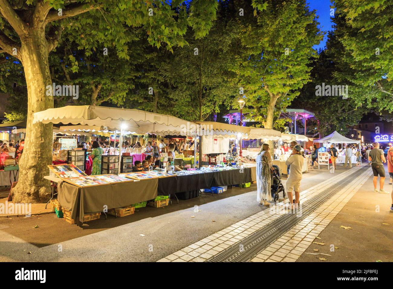 France, Var, Dracenie, Les Arcs sur Argens, place du General de Gaulle ...