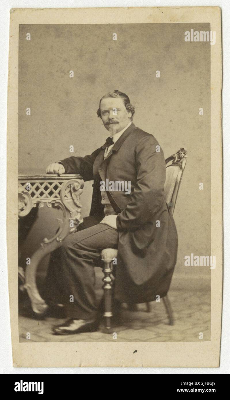 Portrait of Walter Wilhelm Berg von Linde, officer at the Skåne Dragon ...