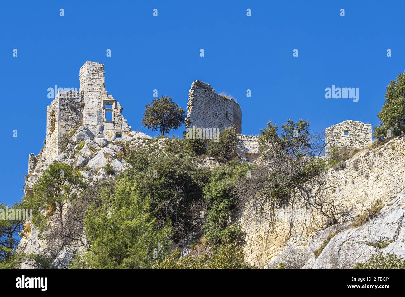 France, Vaucluse, Luberon regional nature park, Oppede-le-Vieux, ruins ...