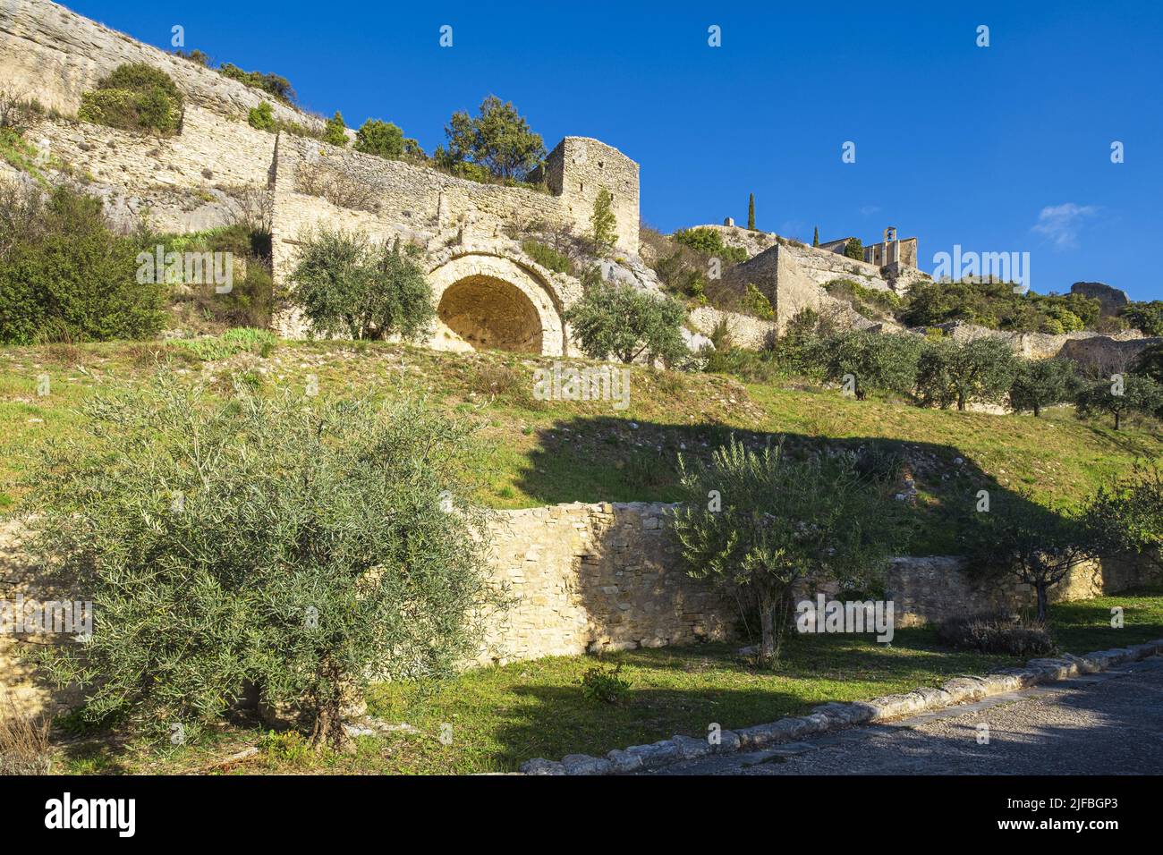France, Vaucluse, Luberon regional nature park, Saint-Saturnin-les-Apt ...
