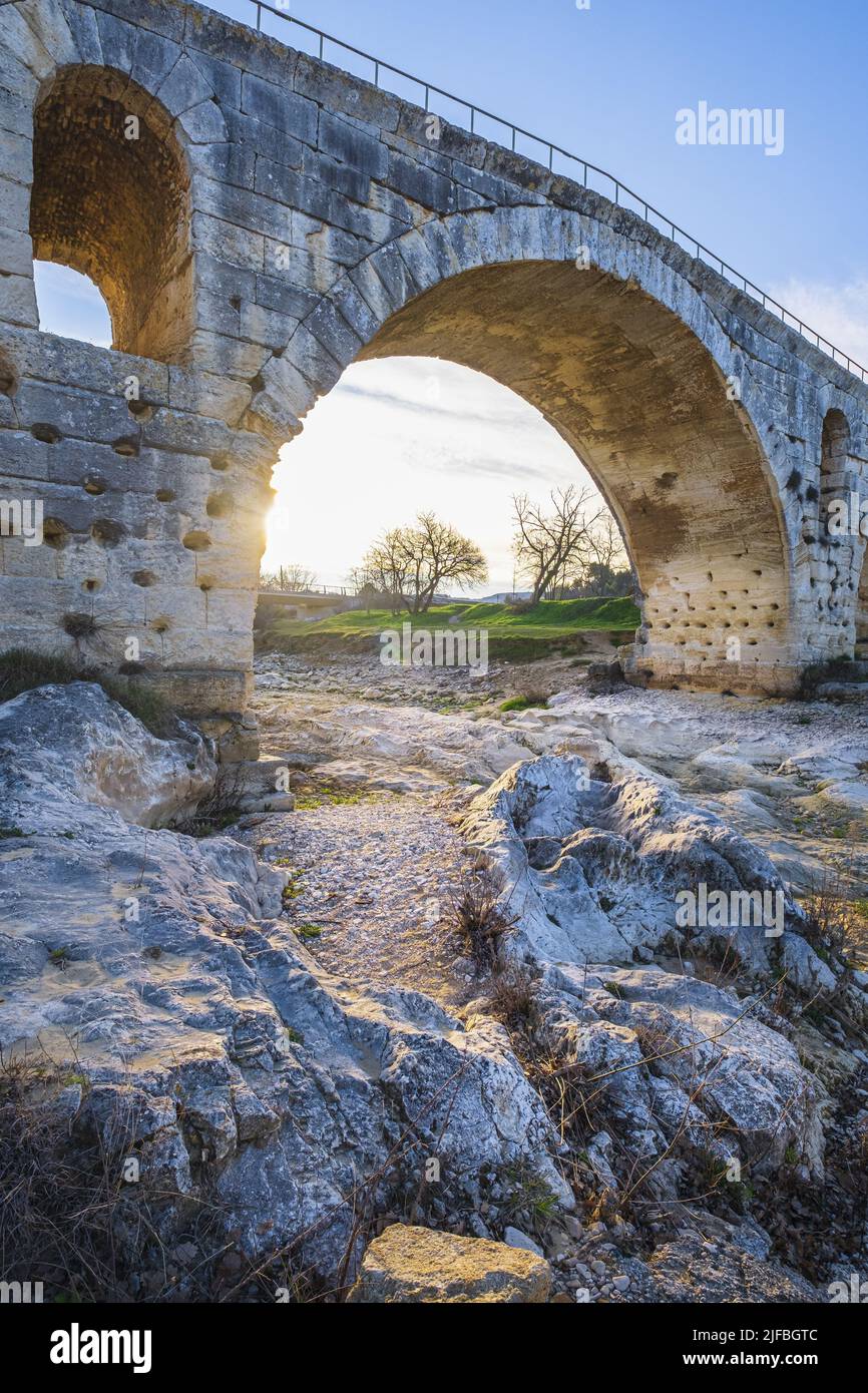 France, Vaucluse, Luberon regional nature park, Apt and Bonnieux, Pont ...
