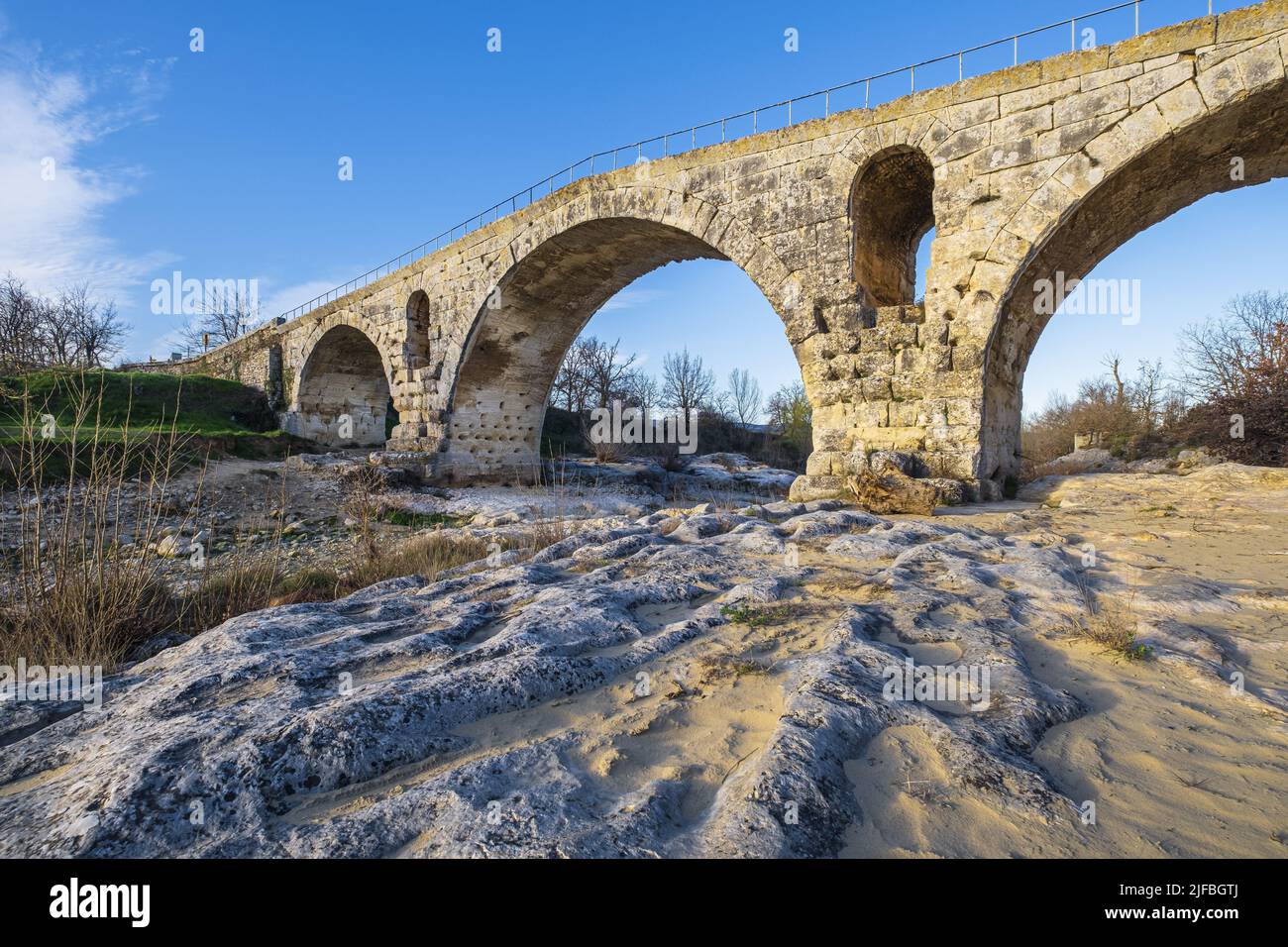 France, Vaucluse, Luberon regional nature park, Apt and Bonnieux, Pont ...