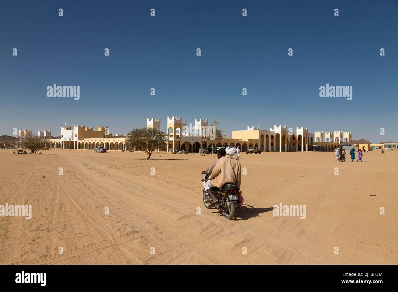 Chad, Ennedi, Wadi Hawar, Amdjarass, native village of Idriss Deby ...