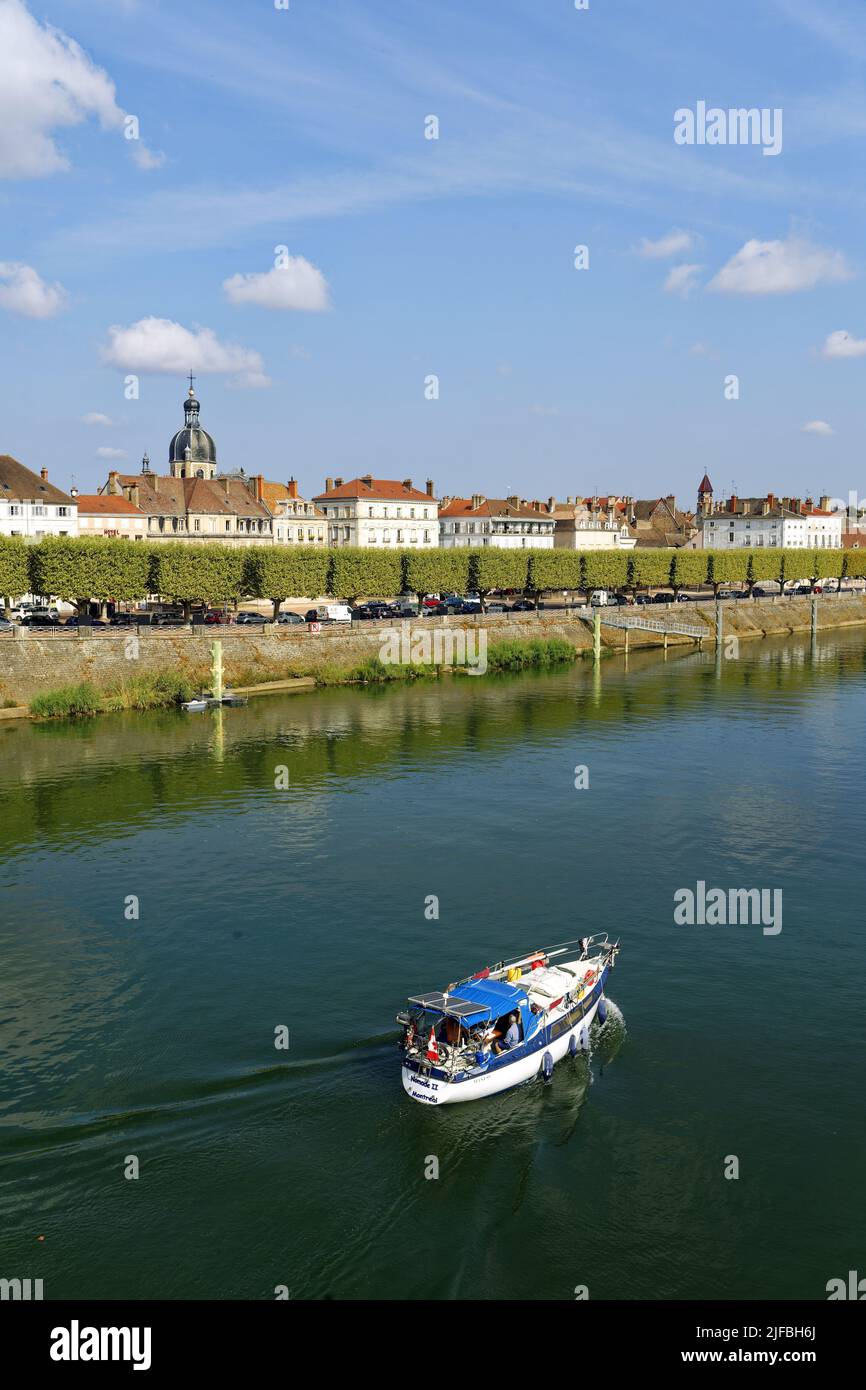 France, Saone et Loire, Chalon sur Saone, the banks of the Saone river ...