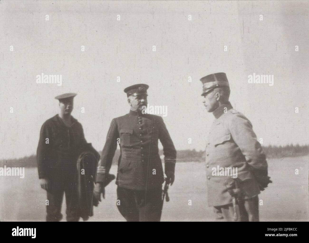 Russian and Swedish soldiers. The picture is included in photo albums ...