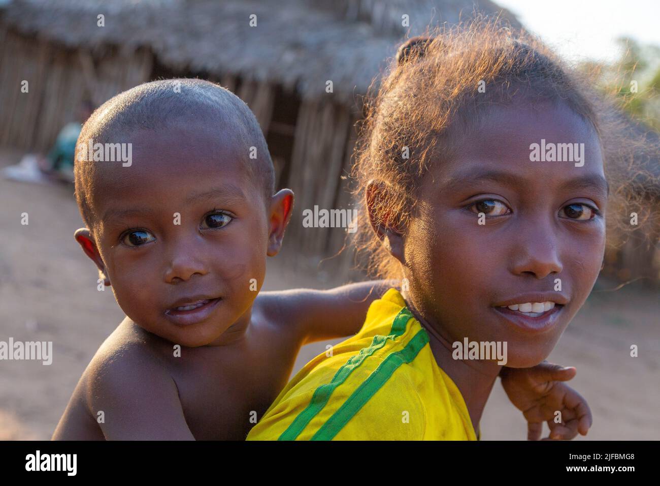 Madagascar, région de Menabe, massif du Bemaraha, le fleuve Tsiribihina ...