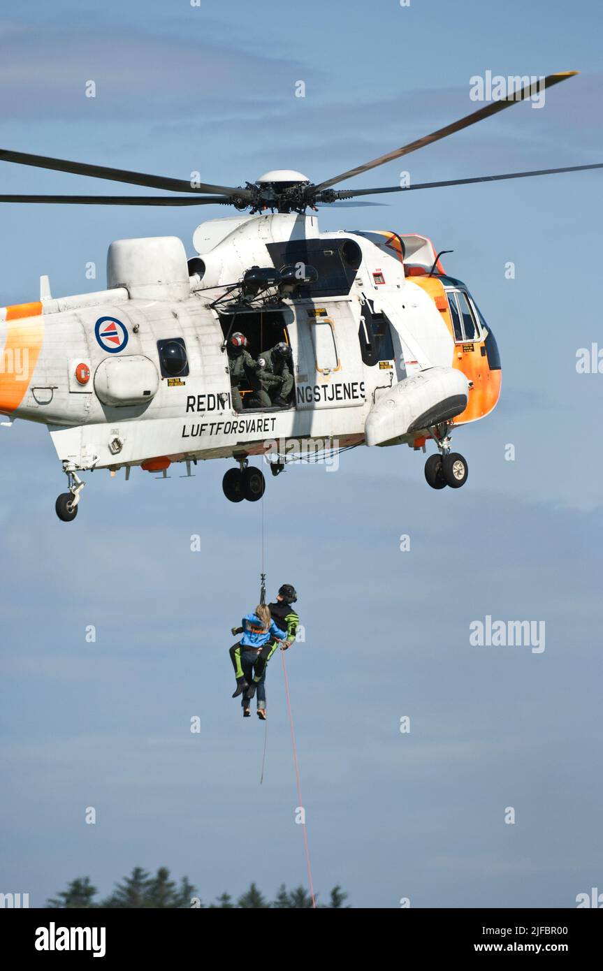 Westland Sea King Mk 43B rescue helicopter from Royal Norwegian Air Force (RNoAF Stock Photo - Alamy