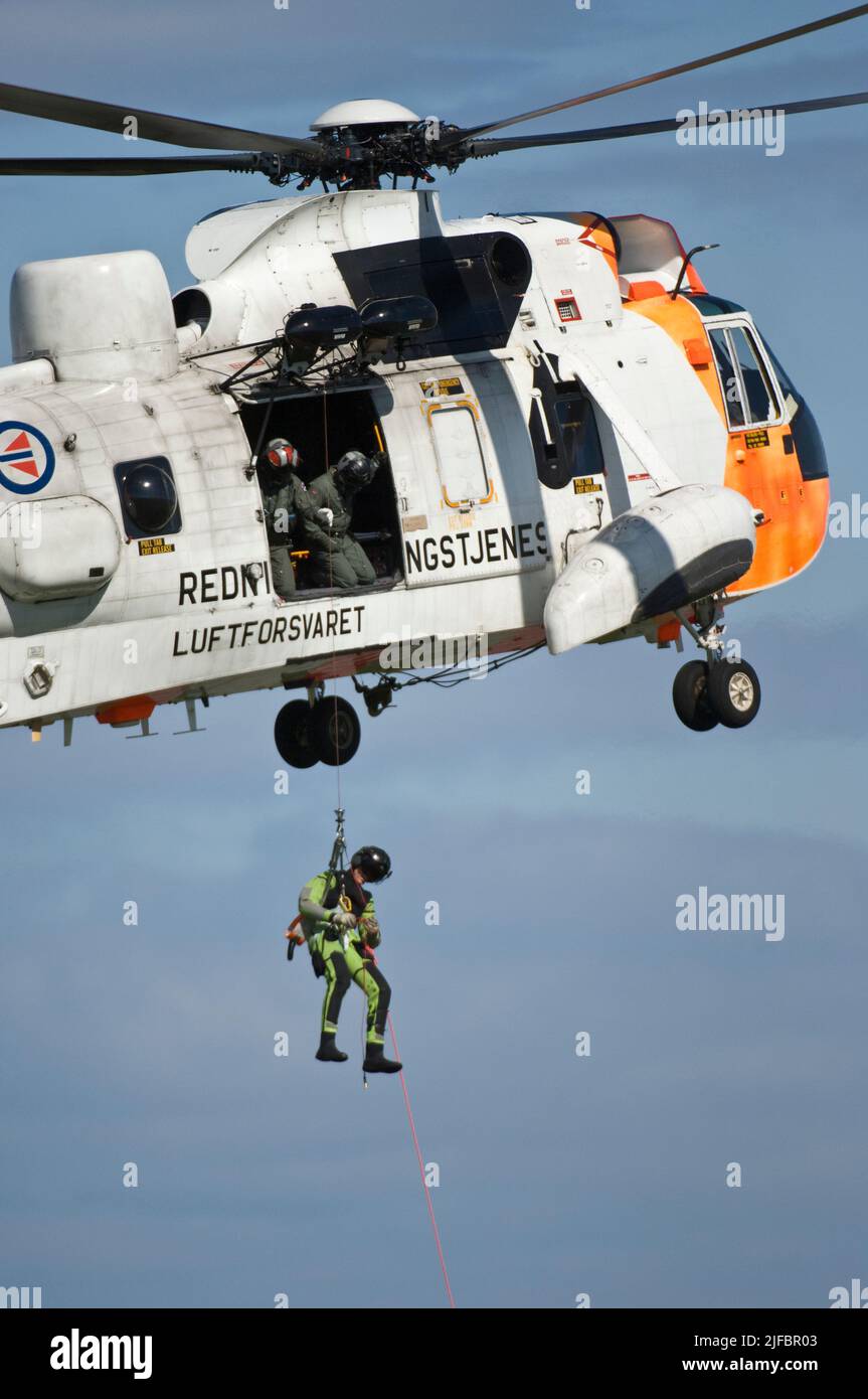 Westland Sea King Mk 43B rescue helicopter from Royal Norwegian Air Force (RNoAF Stock Photo - Alamy