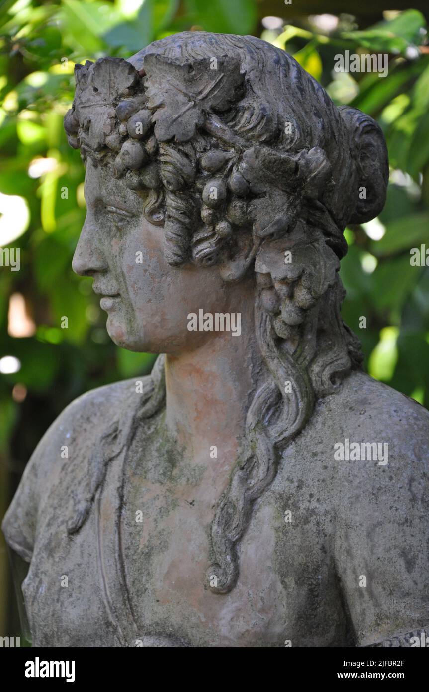 Weathered roman statue hi-res stock photography and images - Alamy