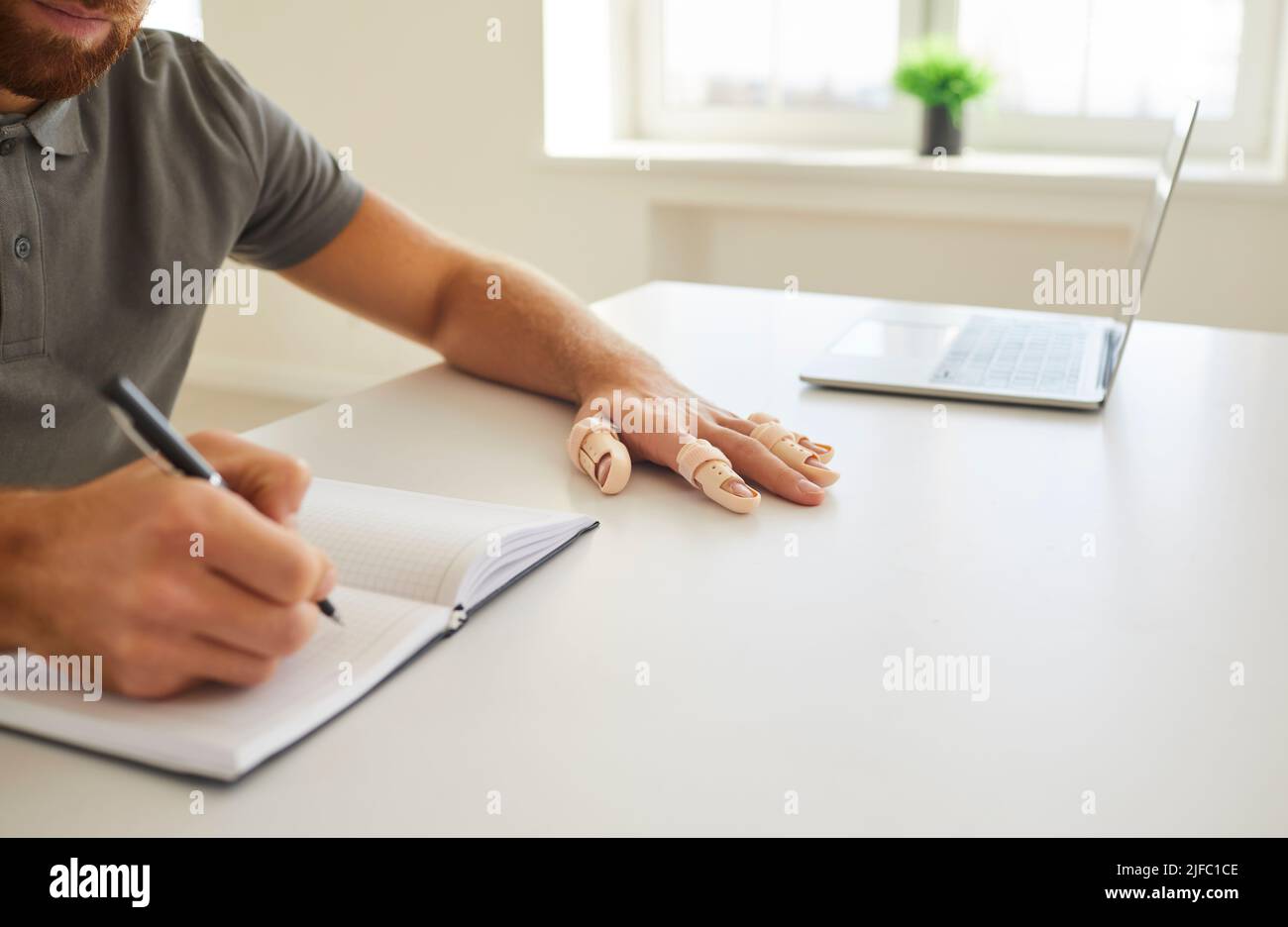 Broken ligament hi-res stock photography and images - Alamy