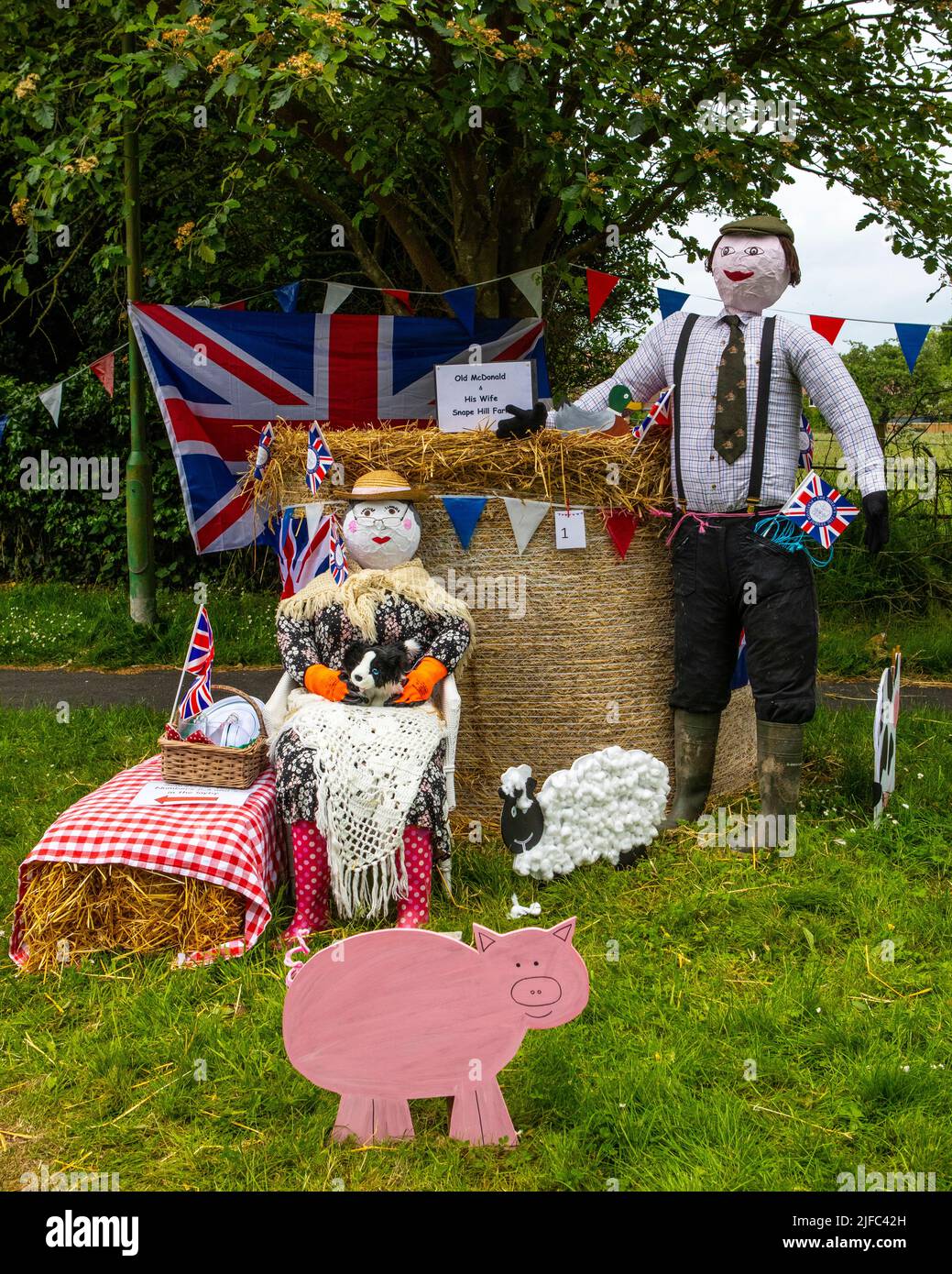 Nawton, UK - June 5th 2022: Farmer and Wife Scarecrows, as you enter ...