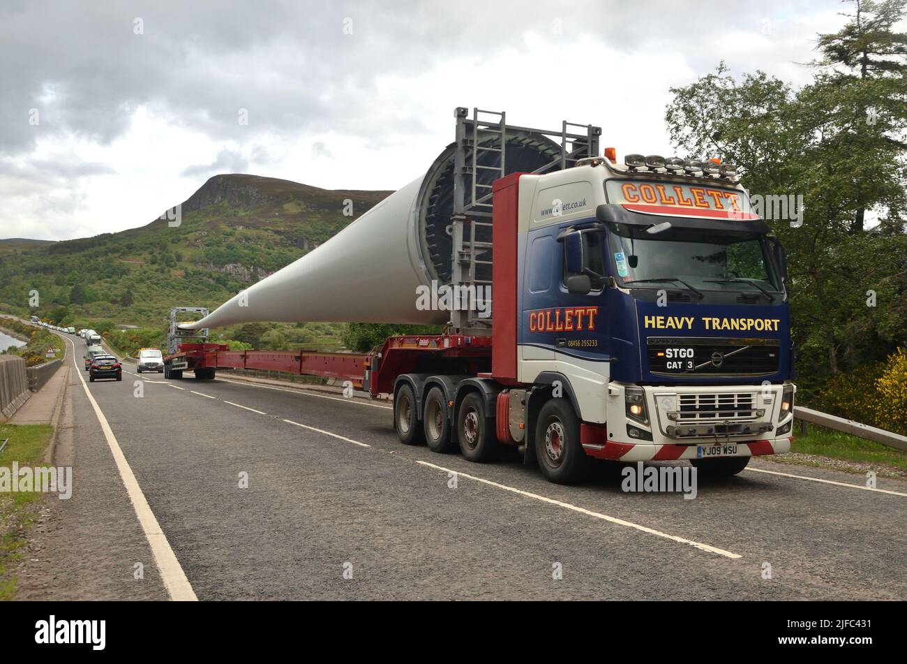 A lorry carrying wind turbine components for delivery to the new Creag ...