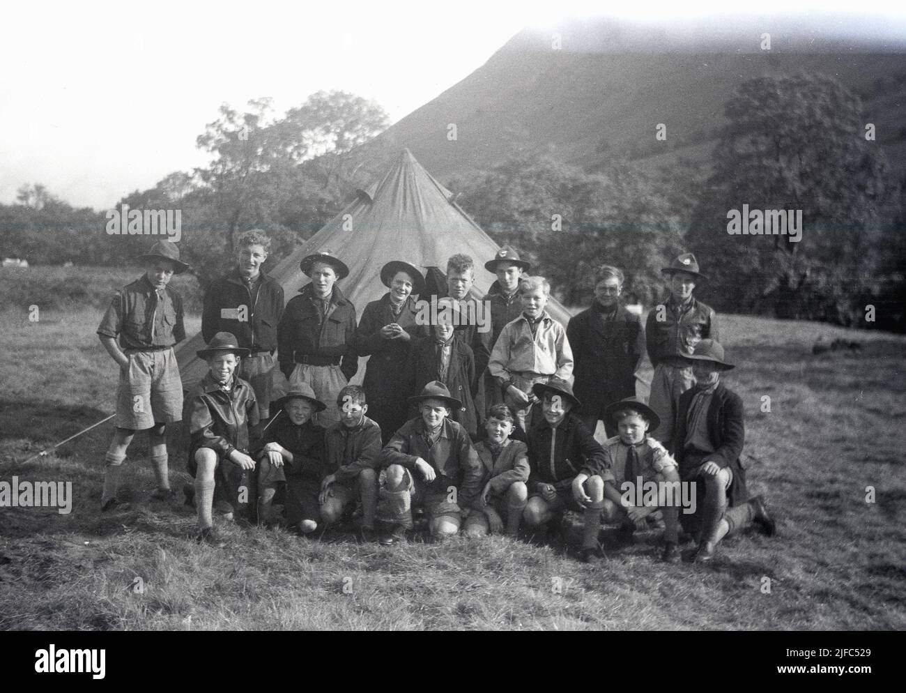 Scout scouting tent hi-res stock photography and images - Alamy