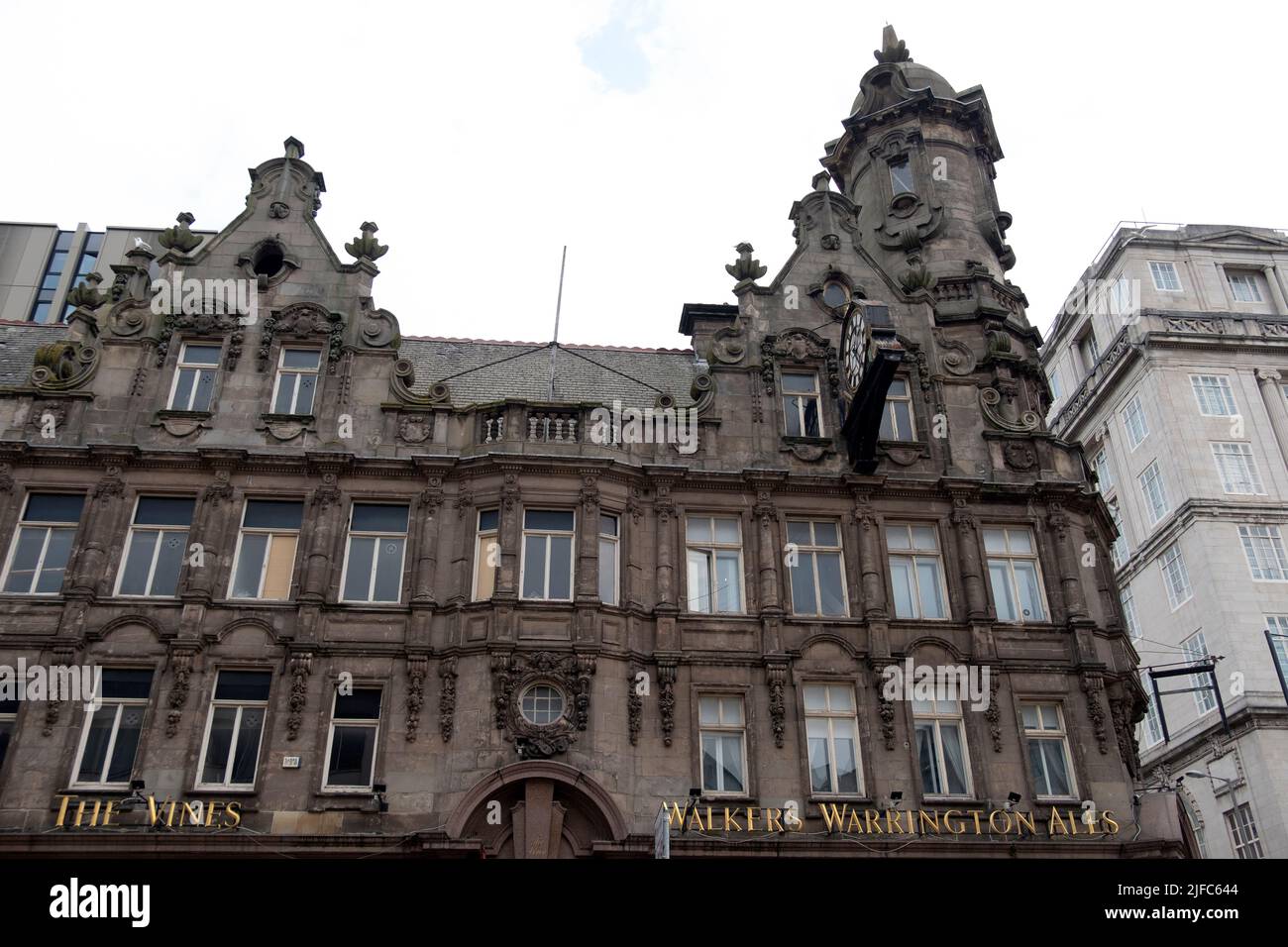 Vines pub liverpool england hi-res stock photography and images - Alamy