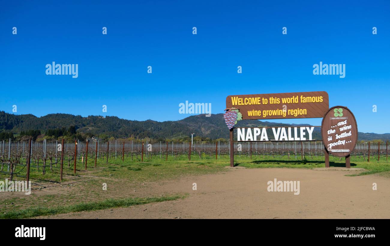 Napa valley welcome sign hi-res stock photography and images - Alamy