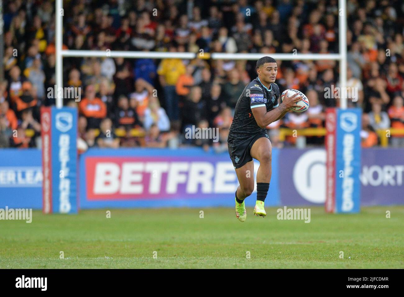 Betfred rugby league ball in the air hi-res stock photography and ...