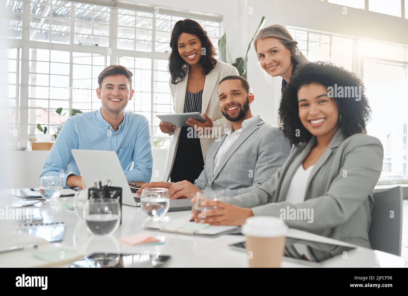 Diverse meeting work hi-res stock photography and images - Alamy