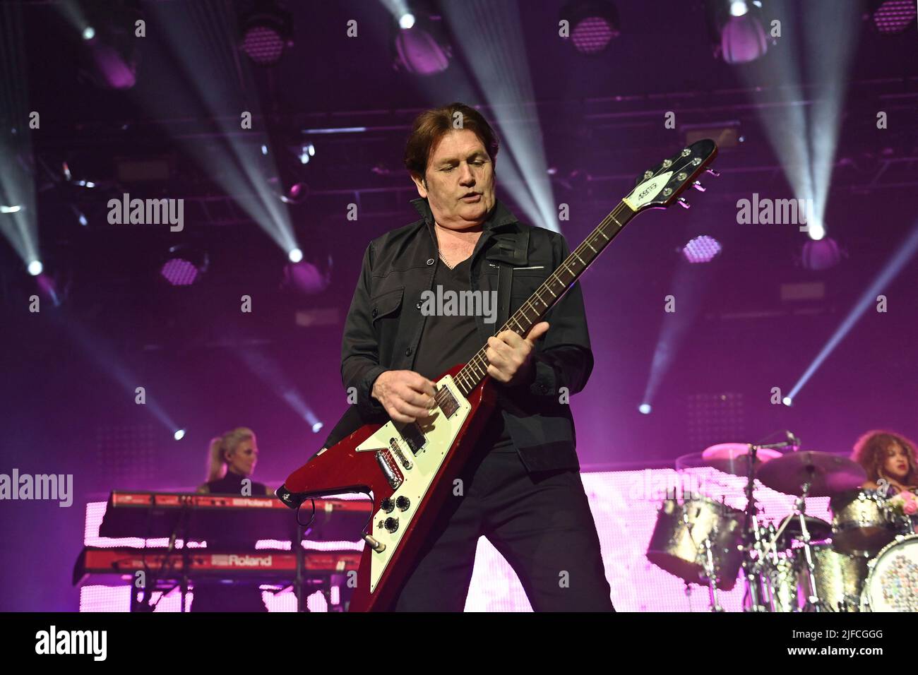 Charlie burchill guitarist simple minds hi-res stock photography and ...