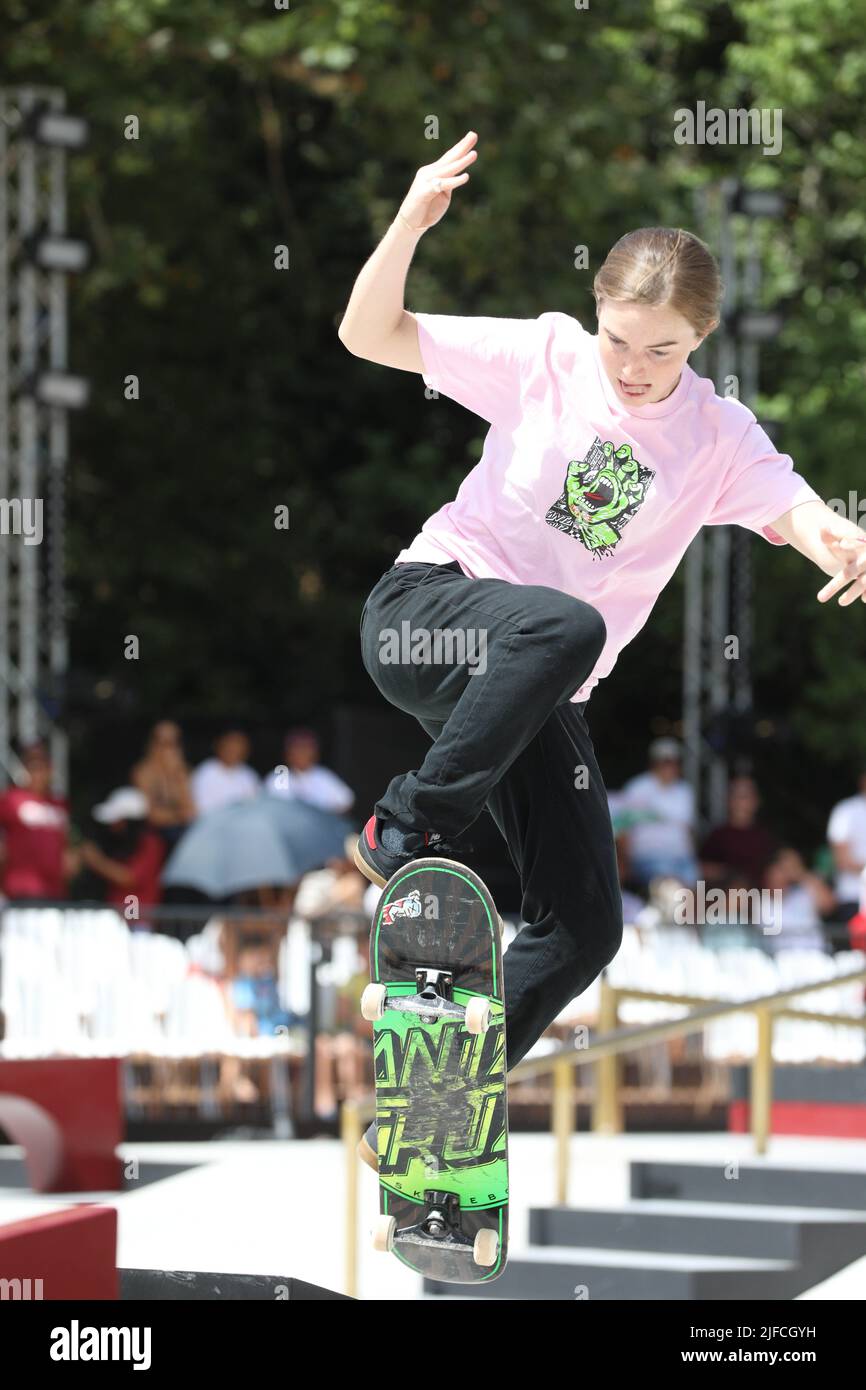 Roma guy hi-res stock photography and images - Alamy