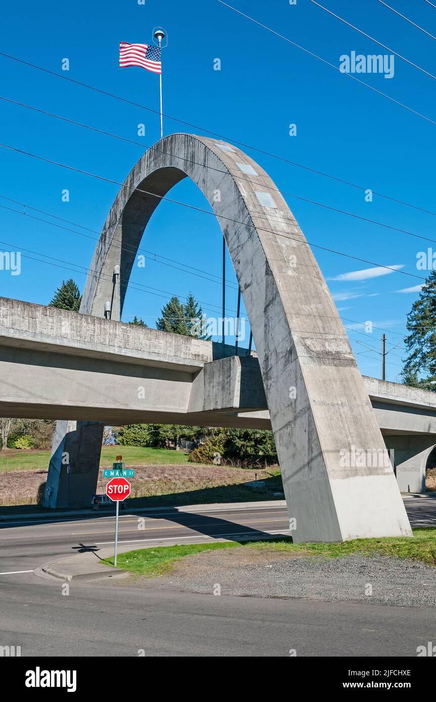 Hillsboro MAX Main Street Arch Bridge in Hillsboro, Oregon Stock Photo ...