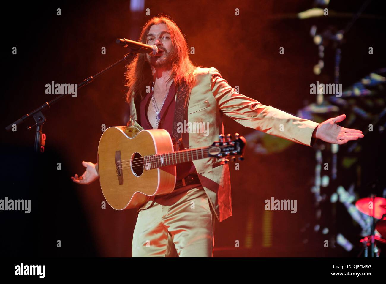 Singer juanes hi-res stock photography and images - Alamy