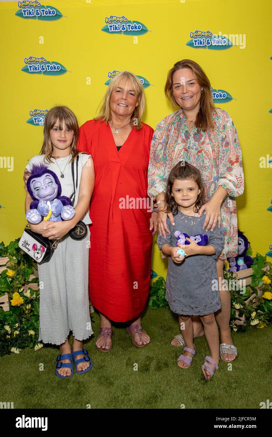 Linda robson and daughter lauren hi-res stock photography and images ...
