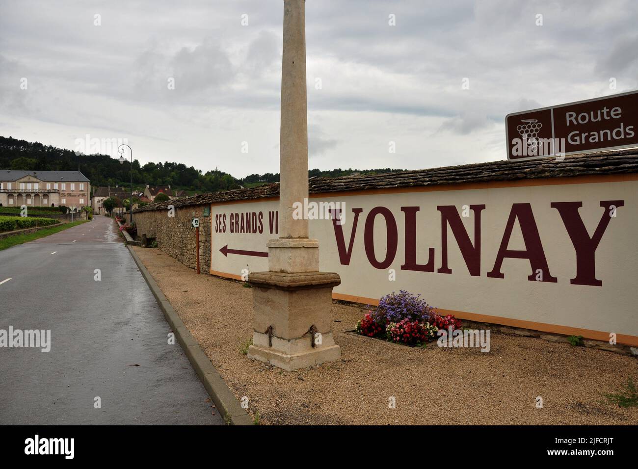 Burgundy road hi-res stock photography and images - Alamy