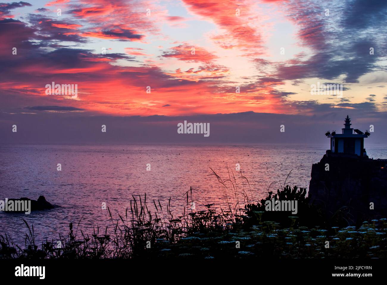 Beautiful and dramatic sunrise cloudscape Stock Photo - Alamy