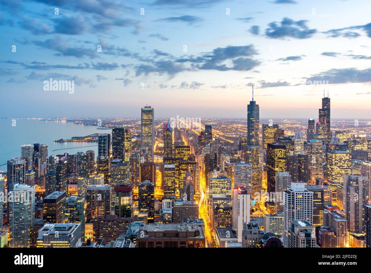 Chicago skyline during the day hi-res stock photography and images - Alamy