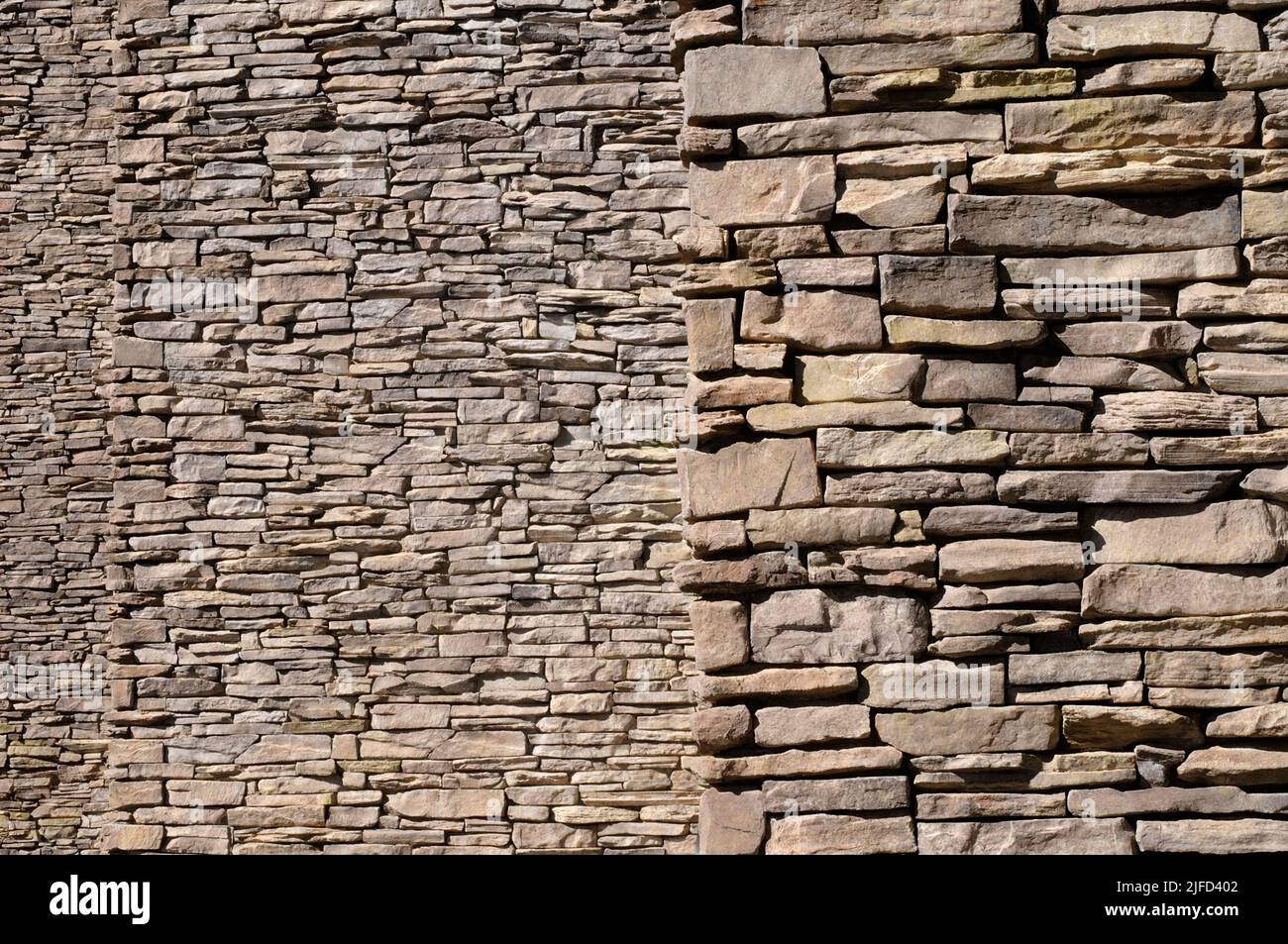 Rock building facade hi-res stock photography and images - Alamy