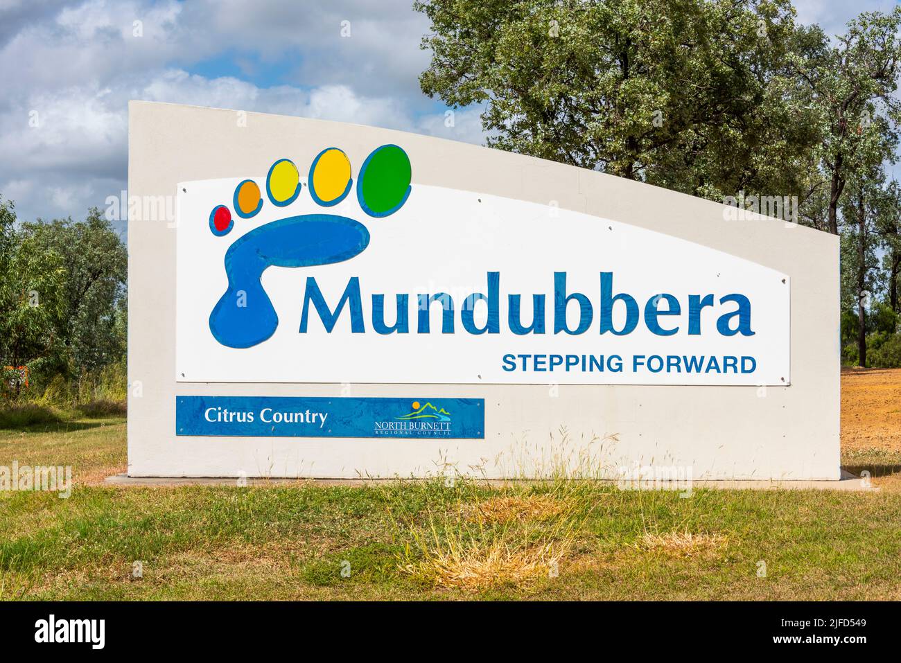 Sign at the entrance to Mundubbera in queensland, australia Stock Photo ...