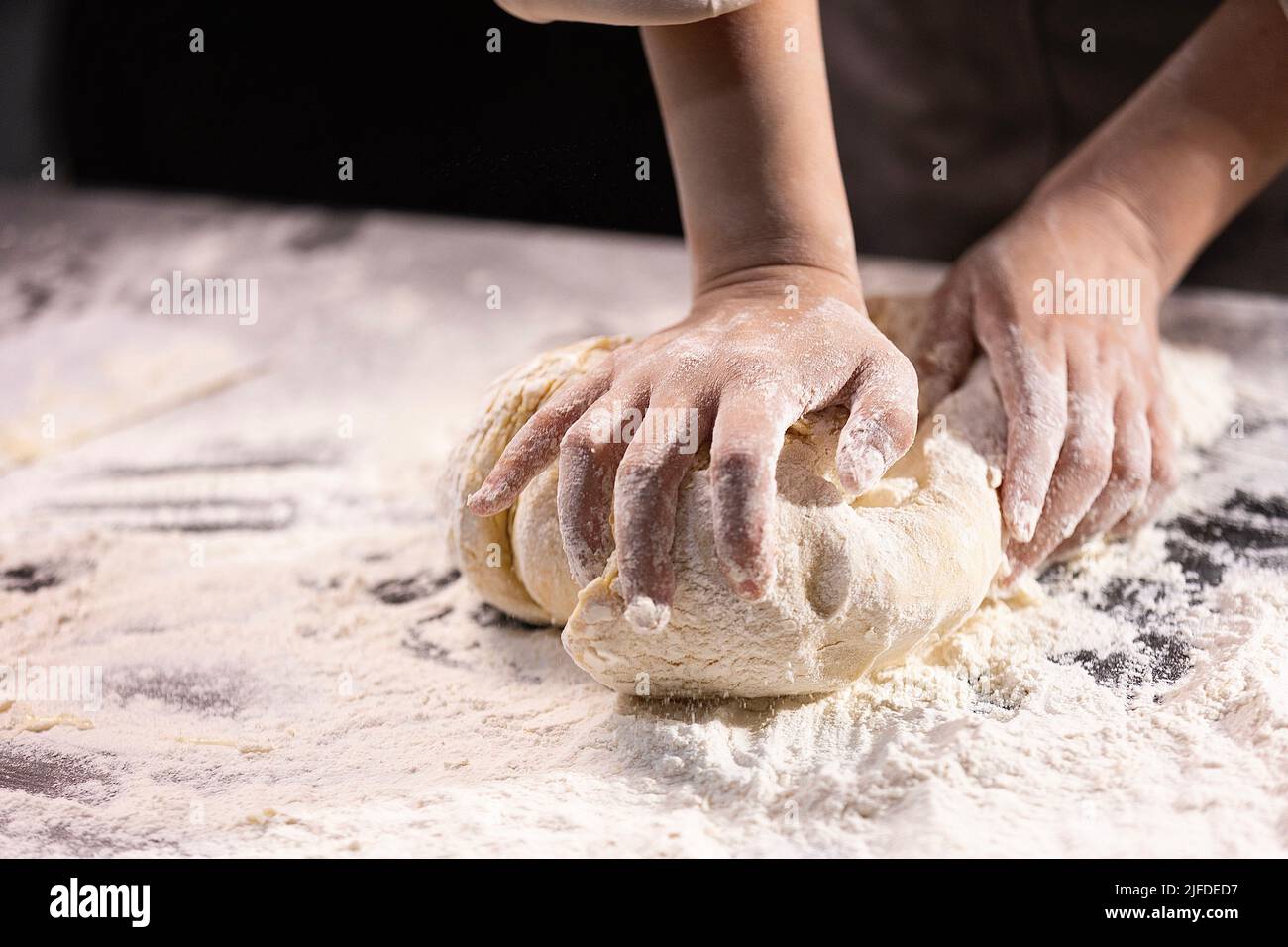 Kneading dough, the traditional Chinese pasta wheaten food making ...