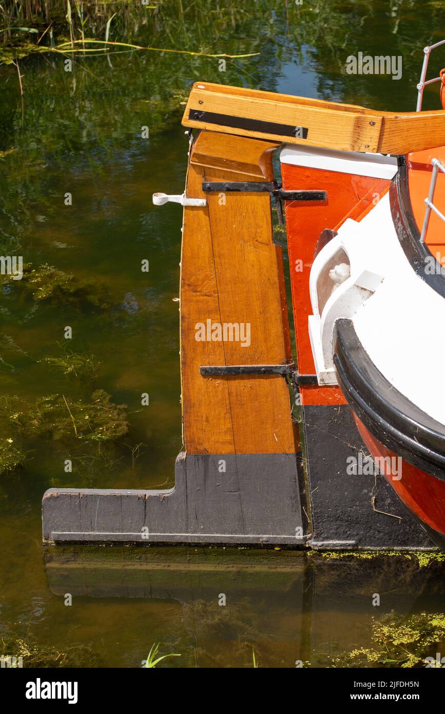 Flat bottom vessel hi-res stock photography and images - Alamy