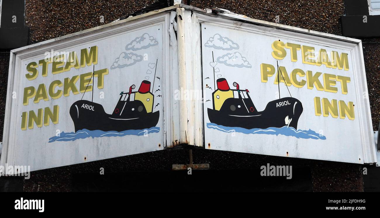 Pub inn sign hi-res stock photography and images - Alamy