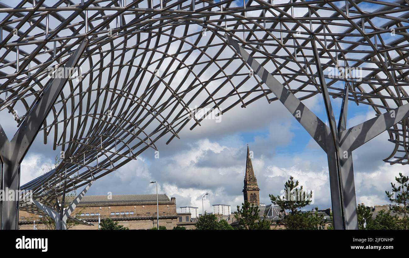 Dundee whale sculpture hi-res stock photography and images - Alamy