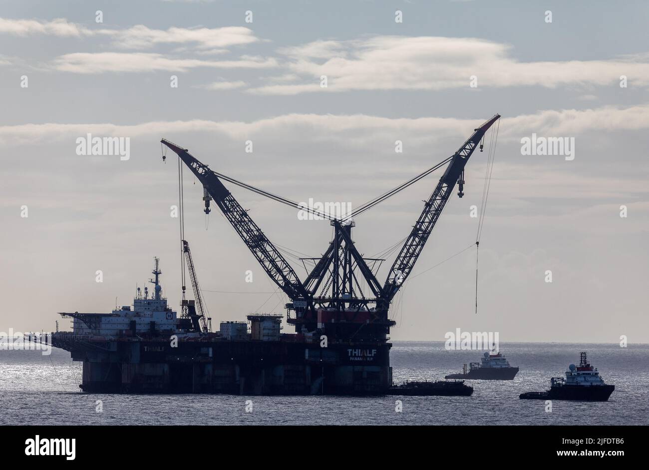 Semi submersible ship hi-res stock photography and images - Alamy