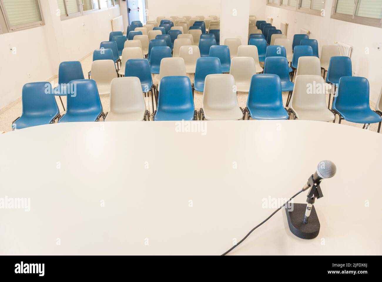 Sala de clase aula hi-res stock photography and images - Alamy