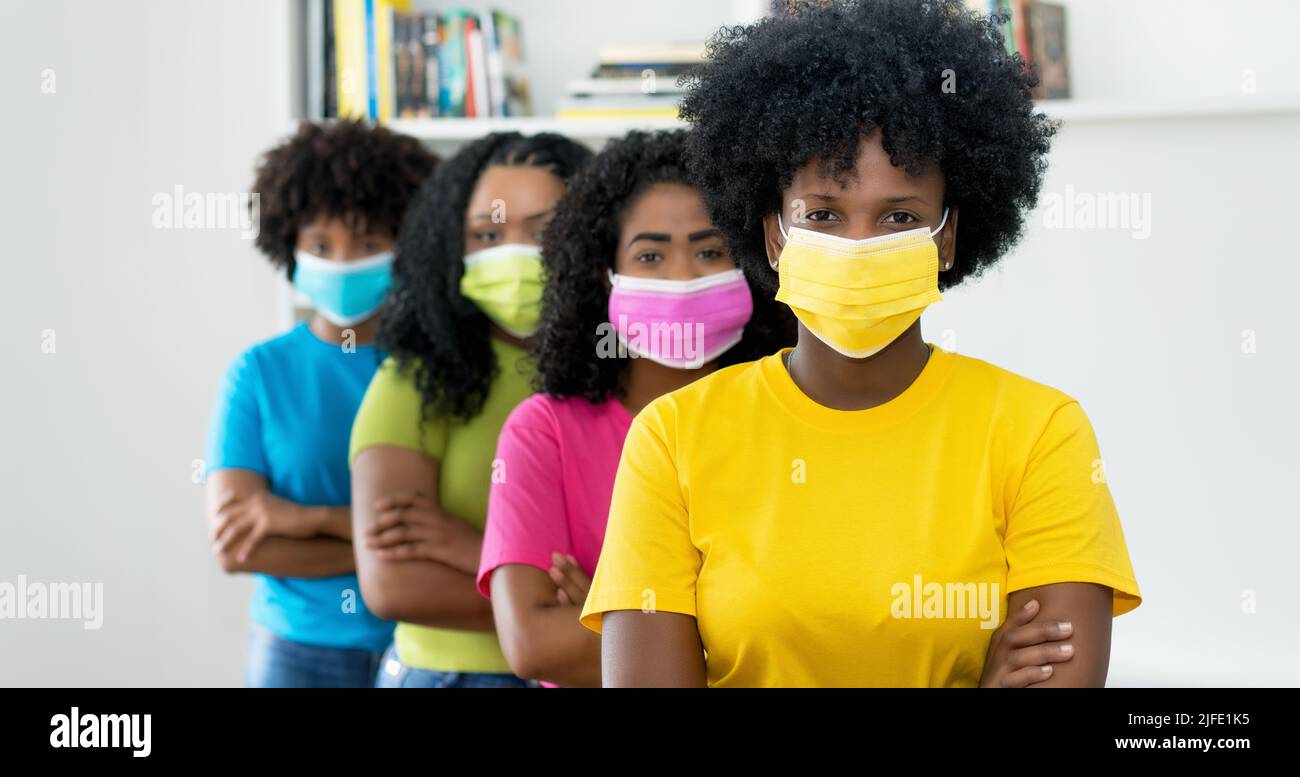 African american covid masks hi-res stock photography and images - Alamy