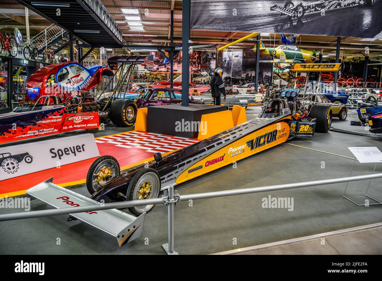 SINSHEIM, GERMANY - MAI 2022: yellow black top fuel dragster Victor ...