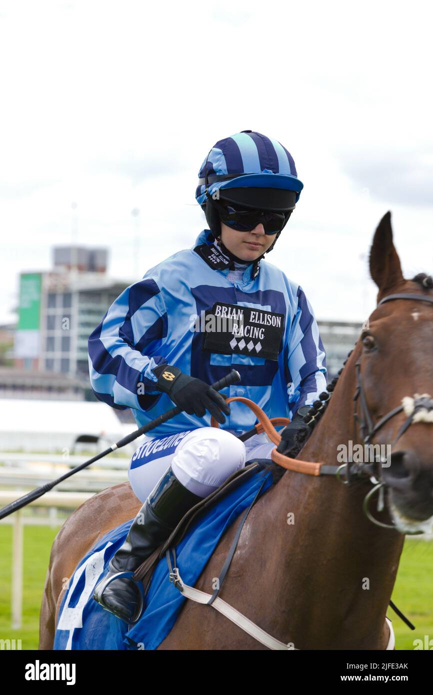 Jockey Sophie Smith riding Ming Dynasty at York Races Stock Photo - Alamy