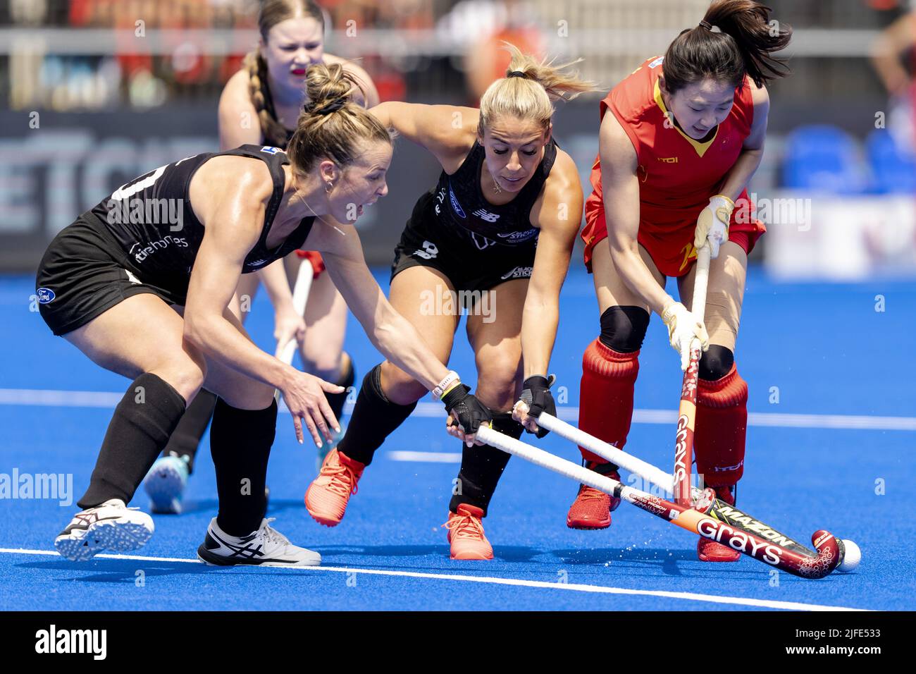 AMSTERDAM - Megan Hull (New Zealand), Alex Lukin (New Zealand) and Na ...