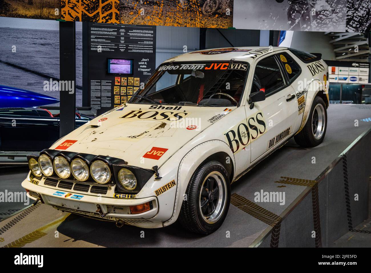 SINSHEIM, GERMANY - MAI 2022: white rally Porsche 944 racing car Stock ...
