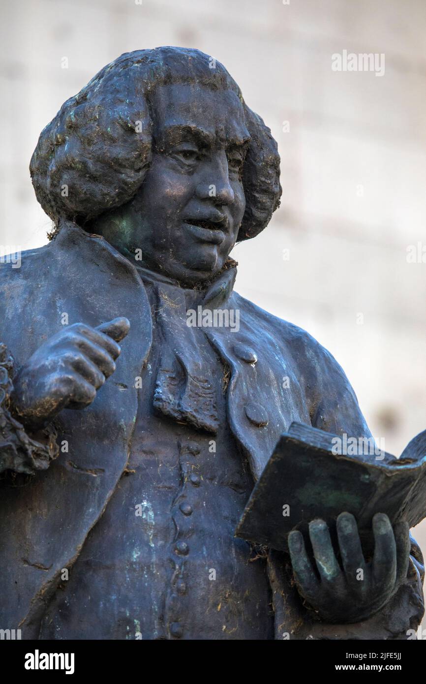Close-up of the statue of Samuel Johnson, located on the Strand next to ...