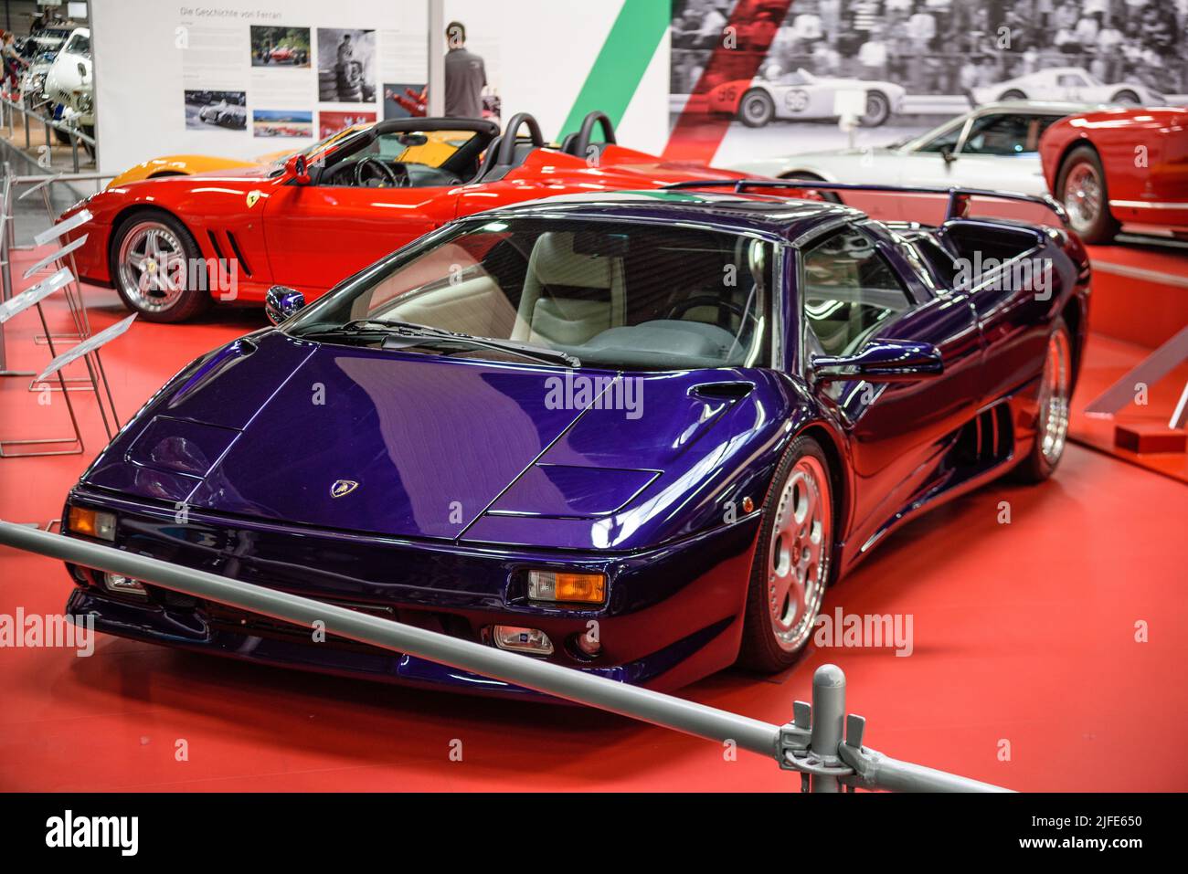 SINSHEIM, GERMANY - MAI 2022: violet purple Lamborghini Diablo VT ...