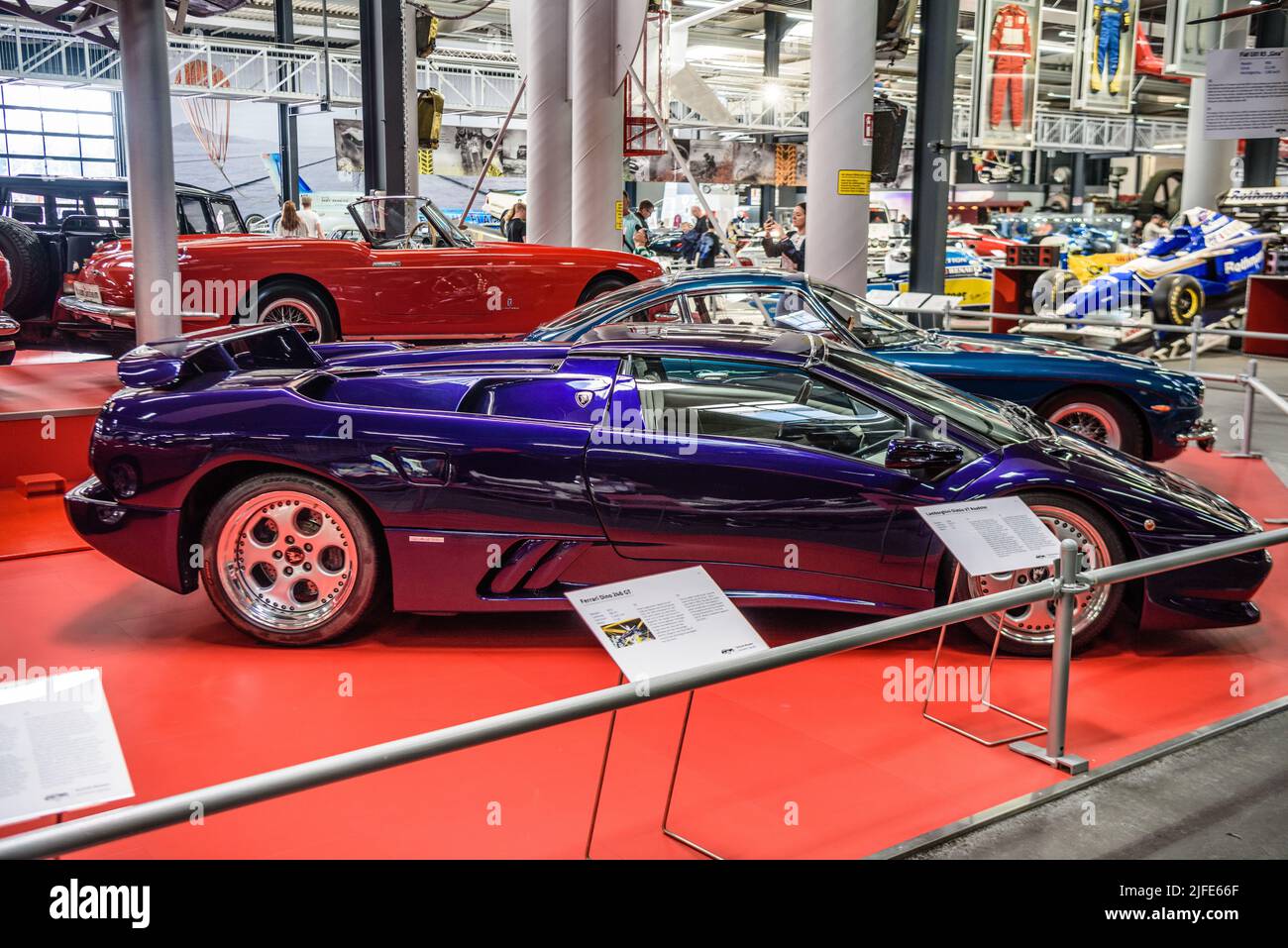 SINSHEIM, GERMANY - MAI 2022: violet purple Lamborghini Diablo VT ...